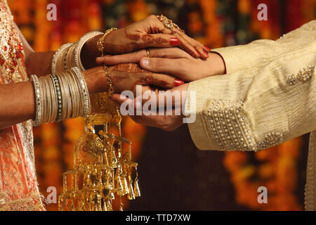 Newlywed couple promising to each other in wedding ceremony Stock Photo ...