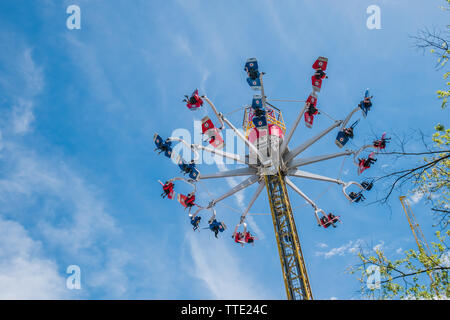 skyhawk ride is an interactive amusement park ride in canada's ...