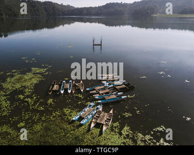 Aerial view of boats at Tamblingan lake Stock Photo - Alamy