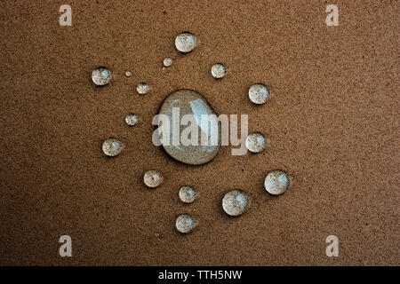 Round water drops in close-up view on background Stock Photo - Alamy