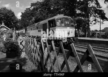 Class 33 Diesel locomotive at Holt Station Stock Photo - Alamy