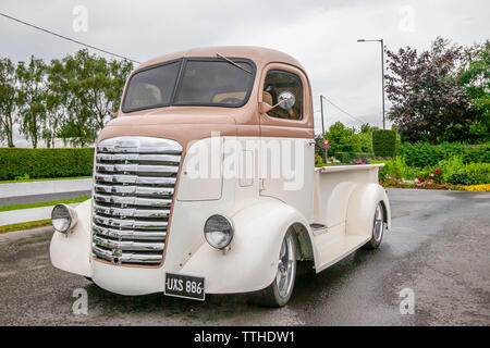 1947 40s forties Restored Vintage American Chevy classic, Cream & brown ...