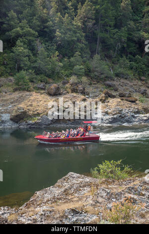 JET BOAT ROGUE RIVER WILD SCENIC RIVER COQUILLE NATIONAL BYWAY SISKIYOU ...