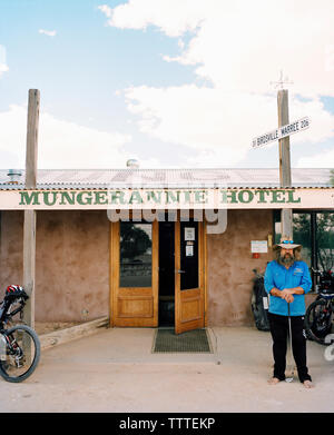 AUSTRALIA, Mungerannie, the Outback, The owner of Mungerannie Hotel ...