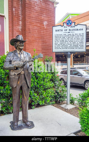 Bronze statue of Grand Ole Opry star Bill Monroe outside of the Ryman ...