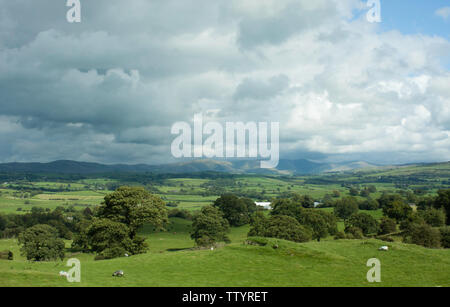 The pastoral scenery of England is like a pastoral song, like an ...