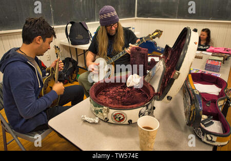 UNITED STATES - 02042017: Jeff Scroggins and his son Tristin of " Jeff ...