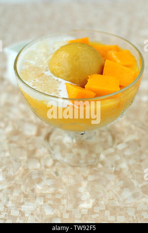 Mango Similu desserts Stock Photo - Alamy