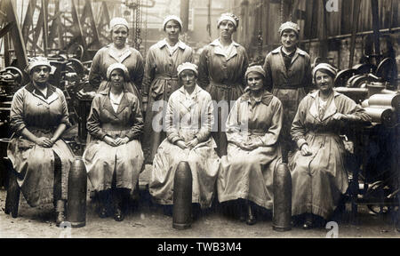 Munitions factory during WW1 Stock Photo - Alamy