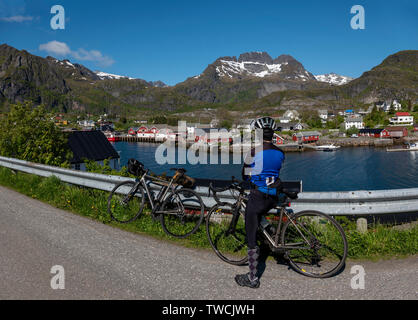 Tind fishing village in the southern part of the Lofoten Islands ...