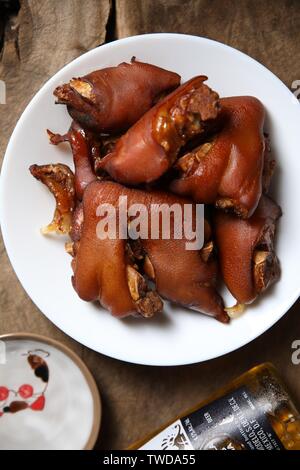 Delicious roasted pig's hoof food Stock Photo - Alamy