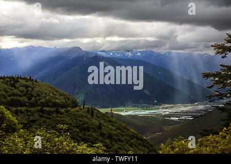 Scenery of Yingzhi Lulang Linhai in Tibet Autonomous Region Stock Photo ...