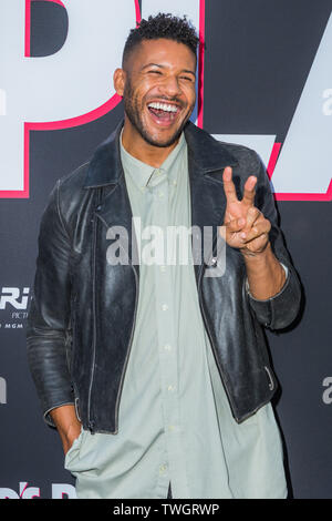 Jeffrey Chapman arrives at the CHILD'S PLAY World Premiere held at the ...