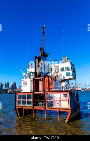 'A Slice of Reality' (2000) by Richard Wilson, a sliced section of a ...