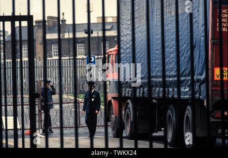 Wapping dispute at News International editorial and print works ...