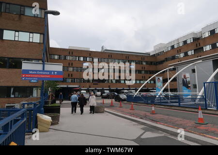 Main entrance to the Queen’s Medical Centre. The QMC is part of the ...