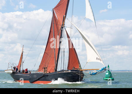 Thames sailing barge Adieu Stock Photo - Alamy