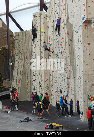 Edinburgh International Climbing Arena - Europe's largest indoor ...