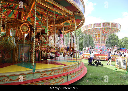 Bonds Victorian Fun Fair Grand Old Roundabout , Kew Fete, Kew Village ...
