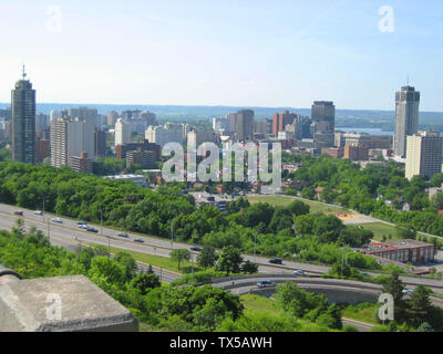 Hamilton Skyline view from Sam Lawrence park Stock Photo - Alamy