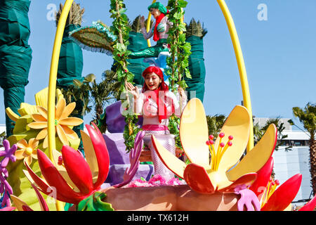 Shanghai Haichang Ocean Park float parade Stock Photo - Alamy