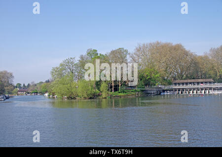 Weybridge River Thames Surrey Stock Photo - Alamy