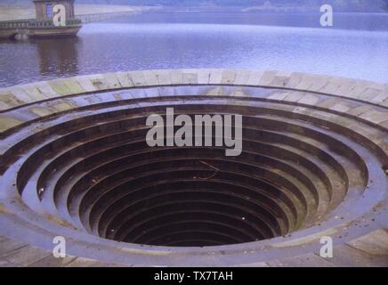 Ladybower reservoir outlet, Peak District, UK Stock Photo - Alamy