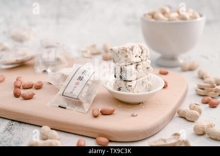 China Taiwan net red snack snowflake crisp (peanut crisp sugar Stock ...