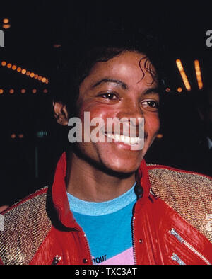 Credit: Walter McBride/MediaPunch MICHAEL JACKSON (LATE 1980'S ...