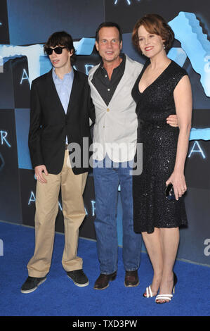 BILL PAXTON SIGOURNEY WEAVER AVATAR LOS ANGELES PREMIERE HOLLYWOOD LOS ...