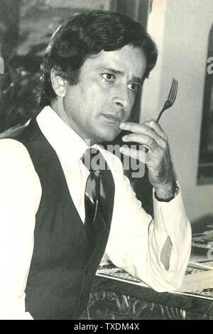 Indian vintage 1900s bollywood film actor, dev anand and waheeda rehman ...
