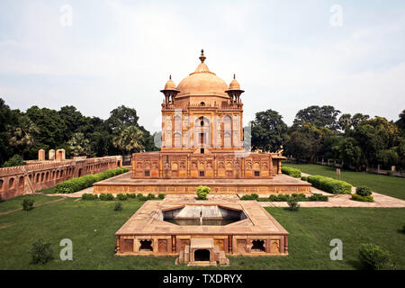Khusro Bagh, Allahabad, Uttar Pradesh, India Stock Photo - Alamy