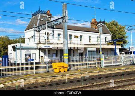 Langley railway station, England, UK, United Kingdom Stock Photo - Alamy