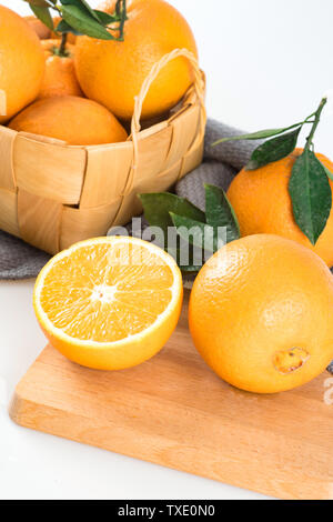 Fresh fruit, oranges, oranges, no fire, ugly oranges Stock Photo - Alamy
