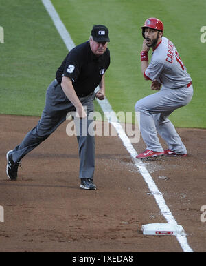 Atlanta Braves first baseman Matt Olson catches a throw to get ...