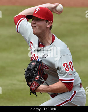 Philadelphia Phillies relief pitcher Justin De Fratus pitches during ...