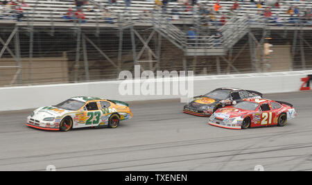 Bill Lester, the first black driver to start a NASCAR Cup race in 20 ...