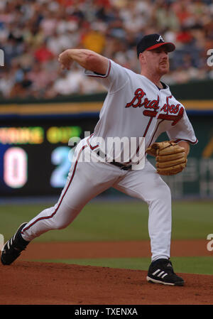 Atlanta Braves pitcher John Thomson (52) delivers a pitch to Houston ...