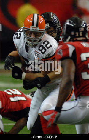 Atlanta Falcons tight end John FitzPatrick (87) looks for penalty call ...