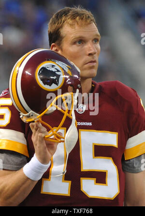 Washington Redskins quarterback Todd Collins (15) watches his throw ...