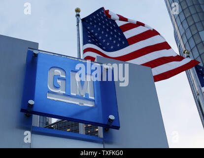 General Motors logo on the headquarters building in downtown Detroit ...