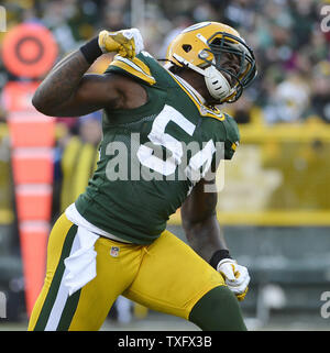 Tennessee Titans outside linebacker Brian Orakpo (98) calls for crowd ...