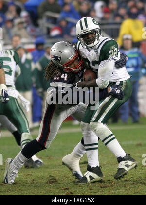 New York Jets cornerback Michael Carter II (30) warms up before an NFL ...
