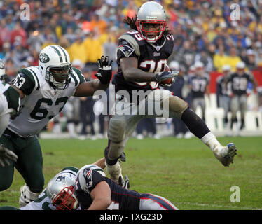 New York Jets defensive tackle Bruce Hector (98) looks on during the ...