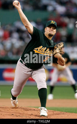 Oakland Athletics starting pitcher Joe Blanton throws to the Texas ...