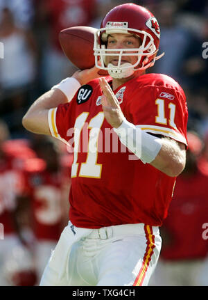 Kansas City Chiefs quarterback Damon Huard throws in the third quarter ...