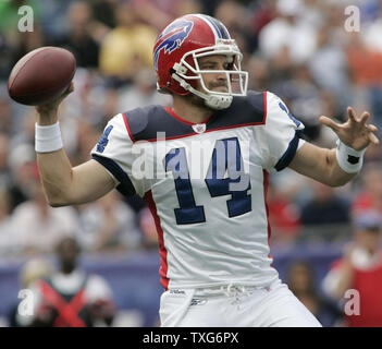 Buffalo Bills' Ryan Fitzpatrick throws before an NFL football game ...