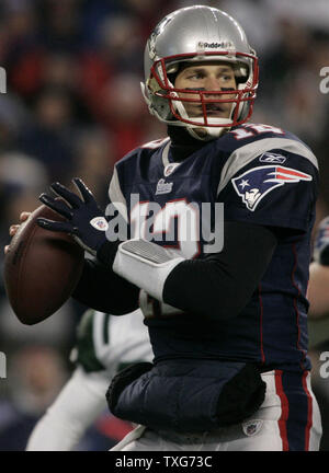 New York Jets quarterback Brady Cook (4) takes the field before an NFL ...