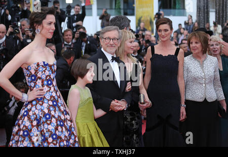 Rebecca Hall, Ruby Barnhill, Steven Spielberg, Kate Capshaw at the ...