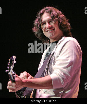 Joe Nichols performs in concert at Coors Amphitheatre in Chula Vista ...